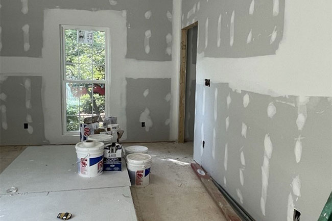 Three Times to Try DIY Sheetrock Repair and Three Times You Definitely ...